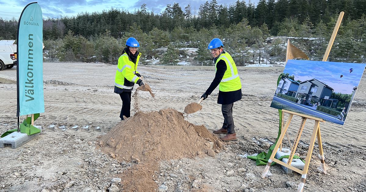 Ett grönt spadtag för grannskapet Syrenen i Ältadalen | Nacka kommun